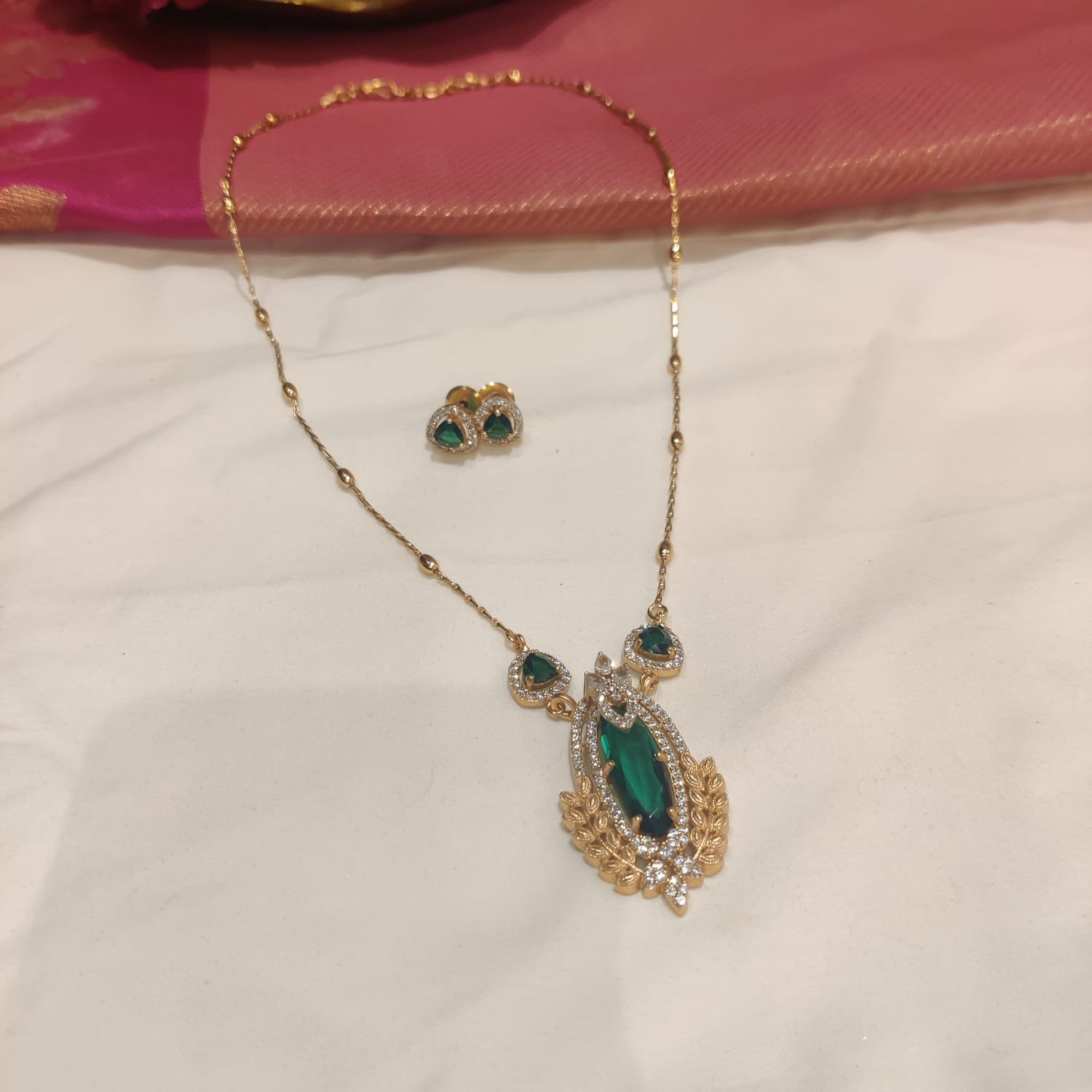 Timeless Green Stone Pendant Leaf Design Chain Necklace - Emporia Jewels