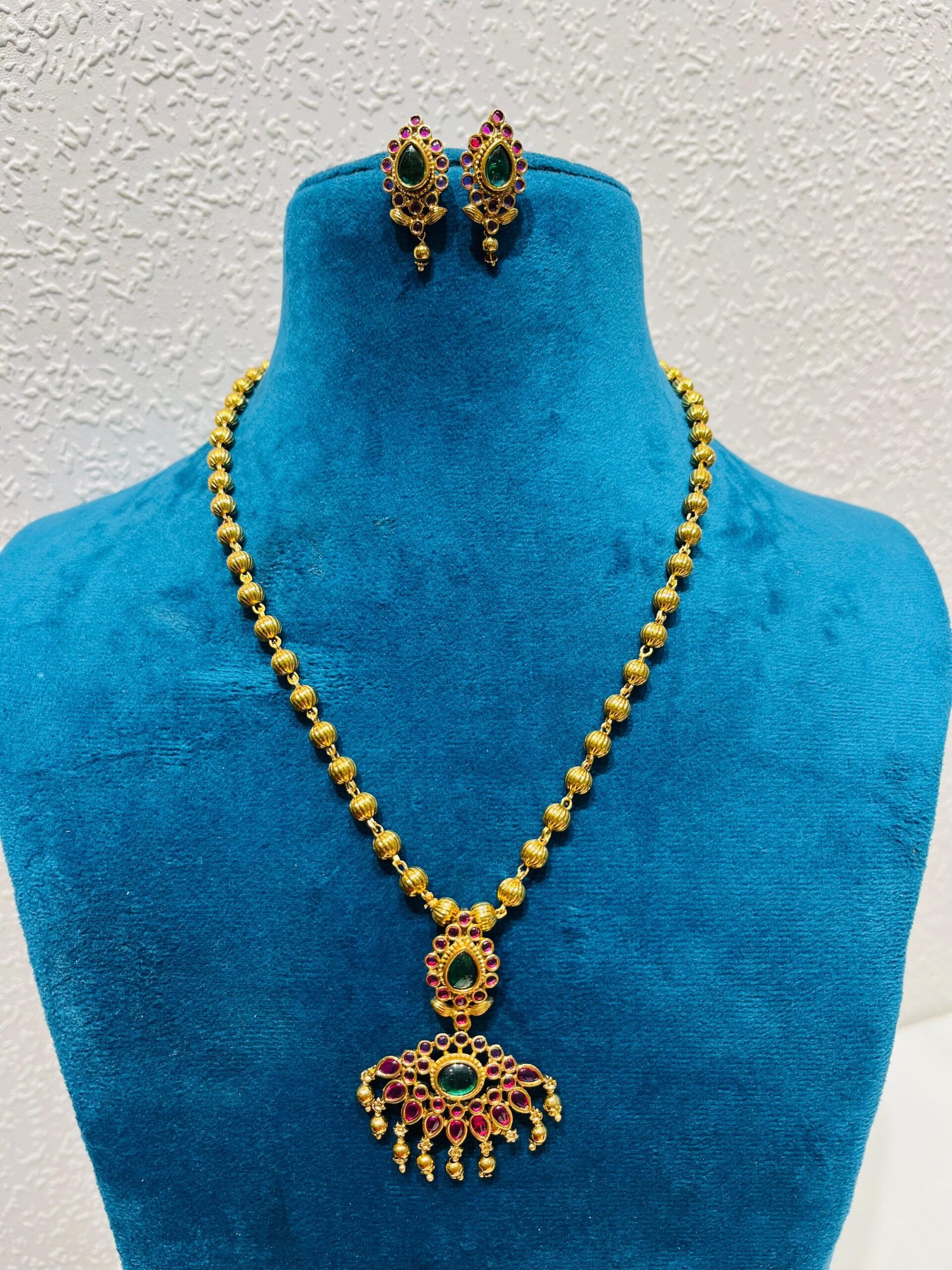 Iconic bridal necklace with magestic pendant with golden moti necklace ...